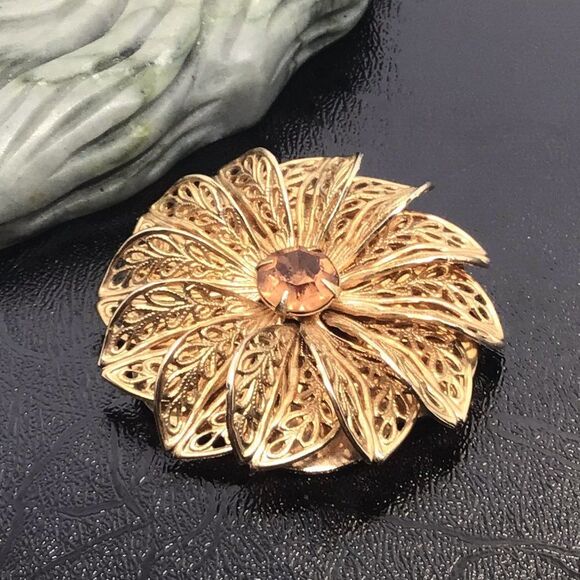 Vintage | Accessories | Vintage Lieba Usa Scarfclip Gold Tone Flower ...